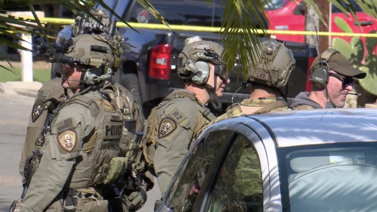 SWAT San Diego respondió a reporte en Emerald Hills - XEWT 12